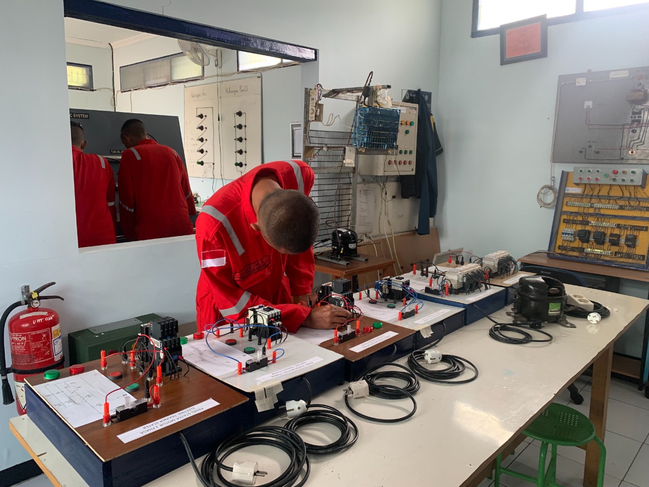 Laboratorium Listrik dan Elka – Fakultas Vokasi Pelayaran